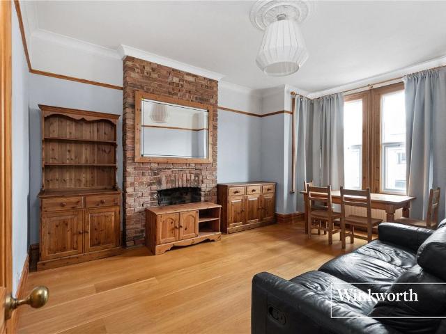 Cavendish Avenue, London N3, 3 bed flat to rent, £2,500 pcm | PrimeLocation