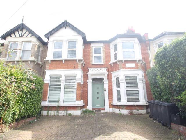 Cavendish Gardens, Cranbrook, Ilford IG1, 1 bed property to rent, £1,350 pcm | PrimeLocation