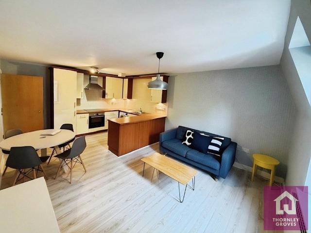 Cavendish House, 26 Ellesmere Road. 2 bed flat to rent £1,195 pcm £276 pw