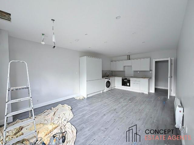 Cavendish House, Cavendish Avenue, New Malden, Surrey KT3, 1 bed flat to rent, £1,700 pcm | PrimeLocation