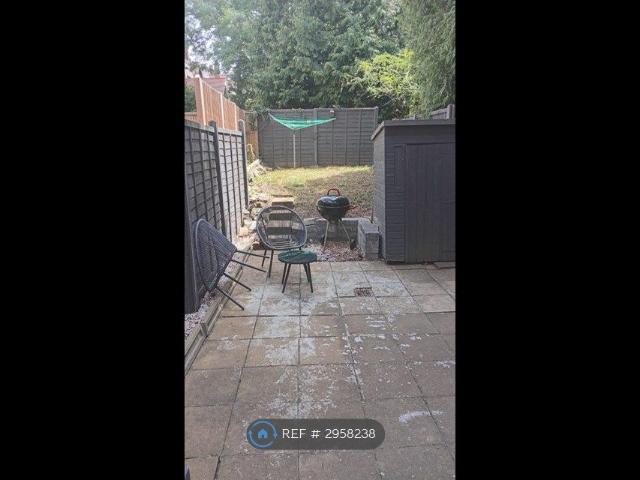 Cavendish House, Redhill RH1, 1 bed flat to rent, £1,300 pcm | PrimeLocation