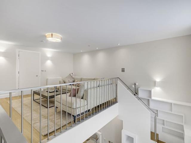 Cavendish Mews South, Marylebone, W1W