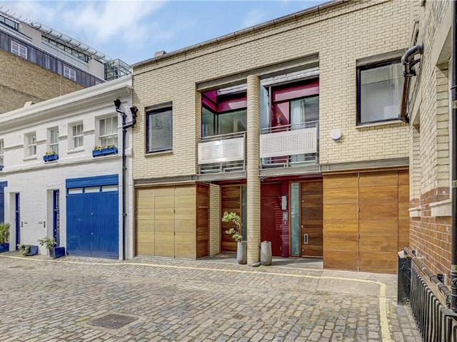Cavendish Mews South, Marylebone. 3 bed mews to rent £9,750 pcm £2,250 pw