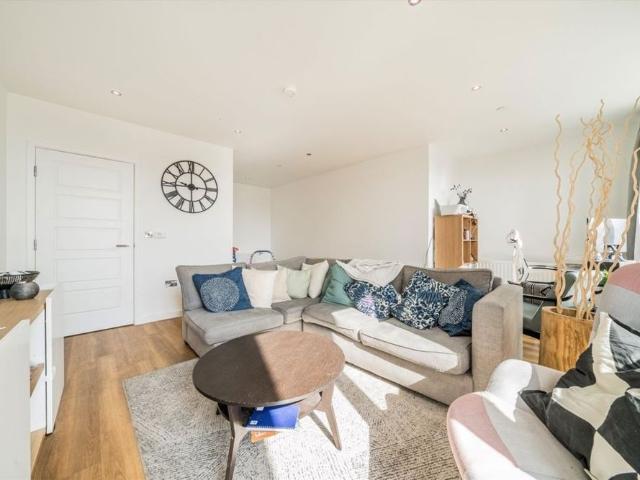 Cavendish Square, E16, London