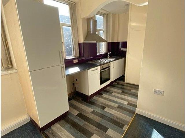 Cavendish St, Keighley BD21, 2 bed flat to rent, £600 pcm | PrimeLocation