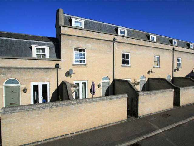 Cavendish Place, Cambridge. 1 bed terraced house to rent £1,525 pcm £352 pw