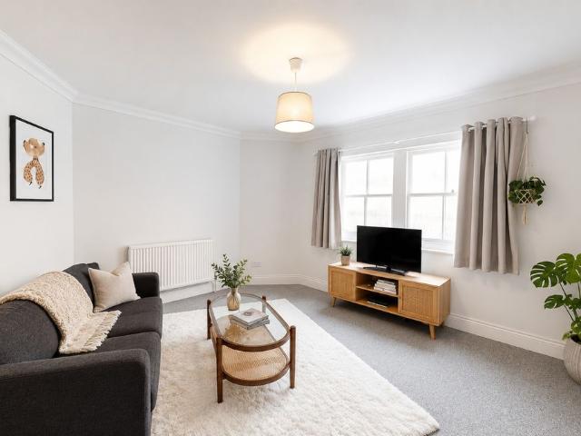 Cavendish Place, Brighton BN1, 2 bed flat to rent, £1,595 pcm | PrimeLocation