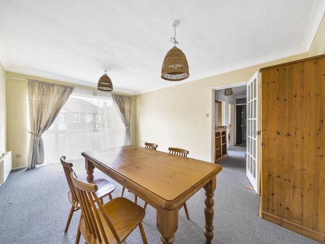 Cavendish Road, Colliers Wood, London SW19, 2 bed flat to rent, £2,000 pcm | PrimeLocation