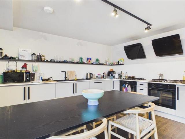 Cavendish Road, Jesmond, Newcastle. 5 bed maisonette to rent £3,358 pcm £775 pw