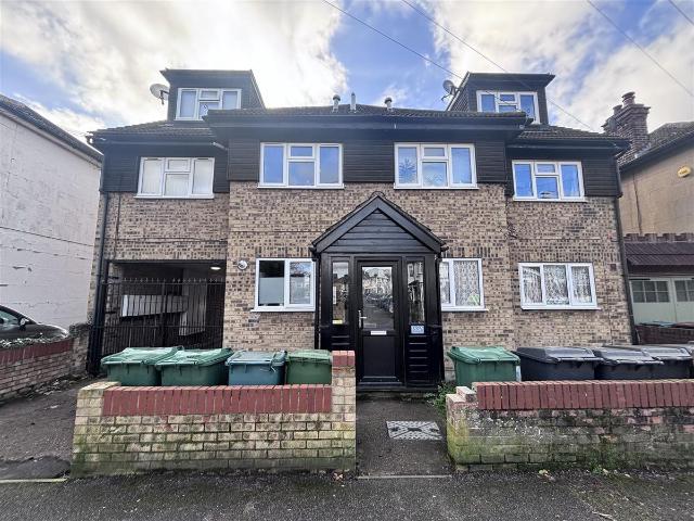 Cavendish Road, London E4, 1 bed flat to rent, £1,300 pcm | PrimeLocation