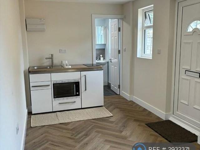 Cavendish Road, London, N18 Studio to rent £1,150 pcm £265 pw
