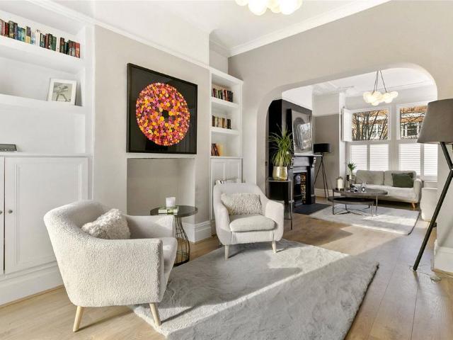 Cavendish Road, London, SW12 5 bed terraced house to rent £5,200 pcm £1,200 pw