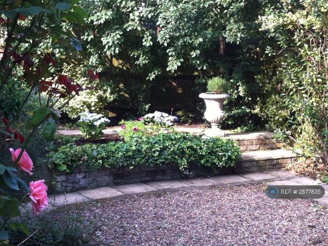 Cavendish Road, London, SW12 2 bed flat to rent £3,300 pcm £762 pw