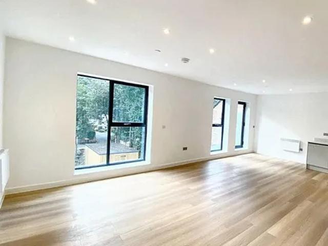 Cavendish Road, Salford, M7 4LW, United Kingdom | 2 bed apartment for rent #137017059 | Rentberry