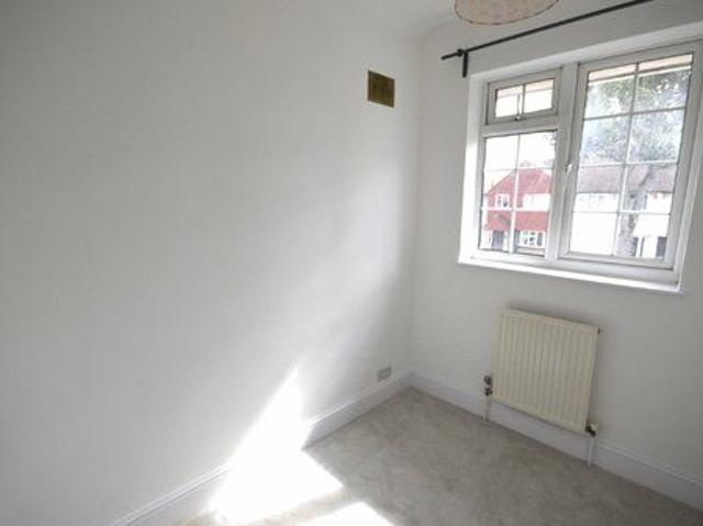 Caverleigh Way, Worcester Park, KT4