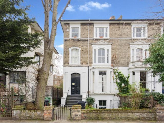 Caversham Road 2 bed flat to rent £2,700 pcm £623 pw