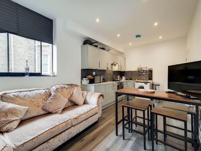 Caversham Road, Kentish Town NW5, 4 bed flat to rent, £5,999 pcm | PrimeLocation
