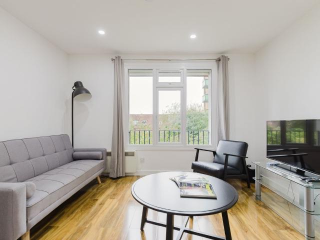 Cavour House, London SE17, 2 bed flat to rent, £3,200 pcm | PrimeLocation