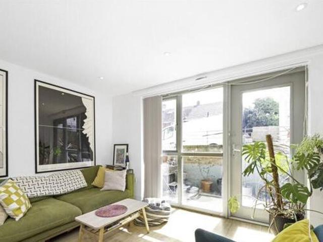 Cawnpore Street, London, 3 Bedroom Apartment