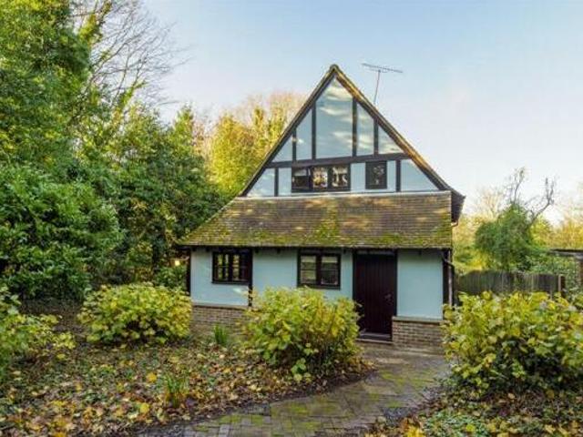 Caxton Cottage, Hill Avenue, 4 Bedroom Detached