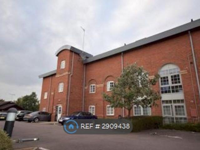 Caxton Court, Burton On Trent DE14, 2 bed flat to rent, £695 pcm | PrimeLocation