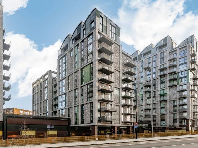 Caxton Street North, Canning Town E16, 1 bed flat to rent, £2,000 pcm | PrimeLocation