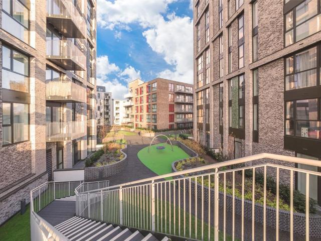 Caxton Street North, Canning Town E16, 1 bed flat to rent, £2,050 pcm | PrimeLocation