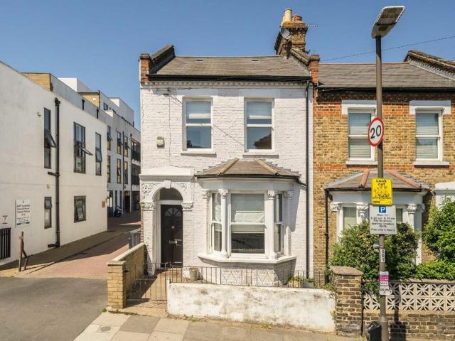 Caxton Road, London SW19 3 bed terraced house to rent £3,250 pcm £750 pw