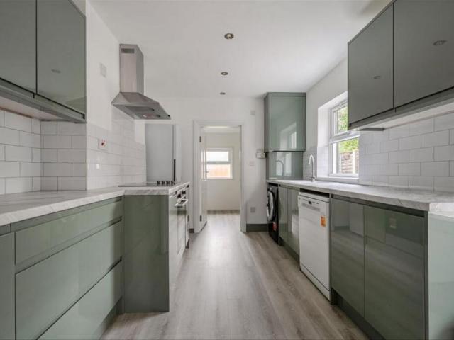 Caxton Road, London SW19 3 bed terraced house to rent £3,250 pcm £750 pw