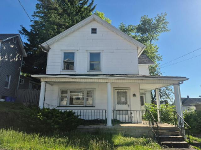 Cayuga St