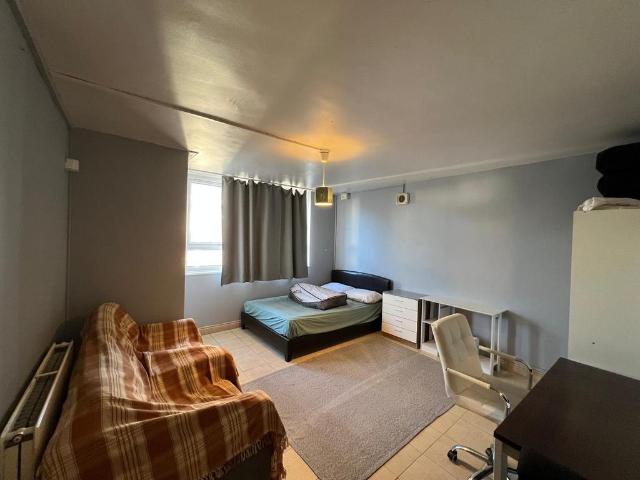 Cazenove Road, London N16 3 bed flat to rent £3,000 pcm £692 pw