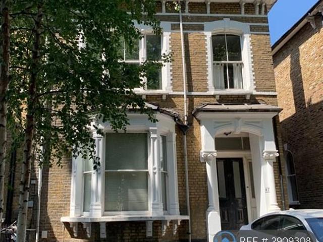 Cazenove Road, London, N16 3 bed flat to rent £3,300 pcm £762 pw
