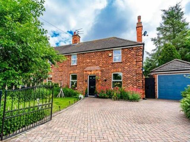 Cemetery Crescent, Laceby, 3 Bedroom Semi detached