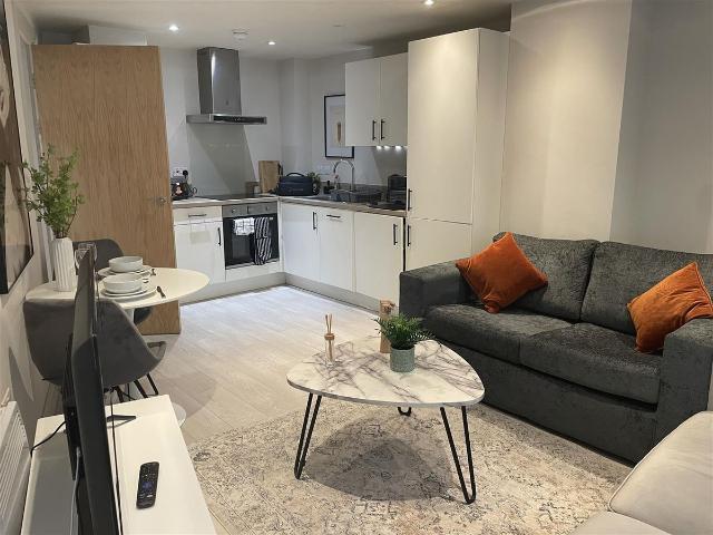 Centenary House, Leeds LS2, 1 bed flat to rent, £1,100 pcm | PrimeLocation