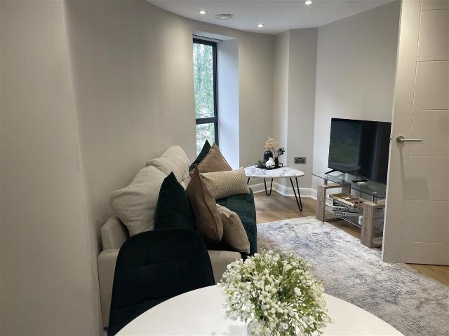 Centenary House, North Street, Leeds LS2, 1 bed flat to rent, £1,250 pcm | PrimeLocation