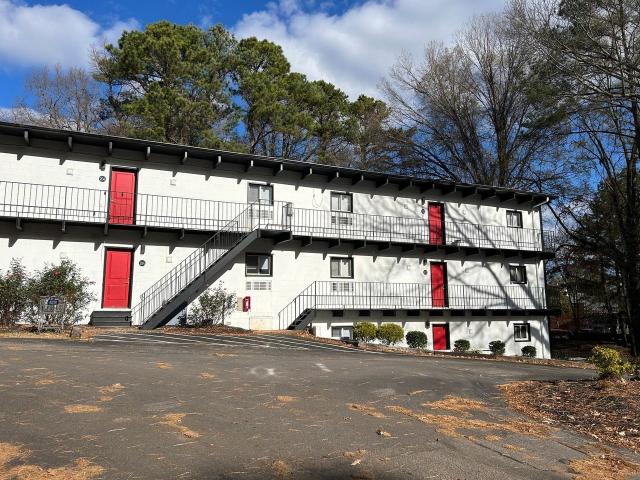 Centennial Lofts Studio Apartment for Rent at 1531 Crest Rd, Raleigh, NC 27606 Southwest Raleigh