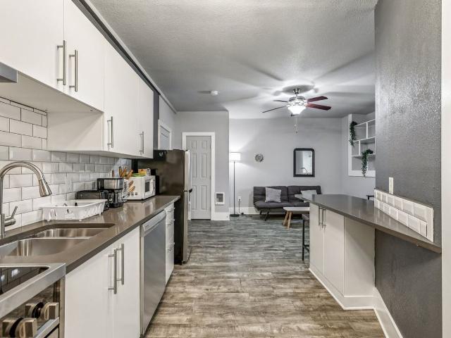 Centerview 1 Bedroom Apartment for Rent at 3016 1st Ave, Seattle, WA 98121 Belltown