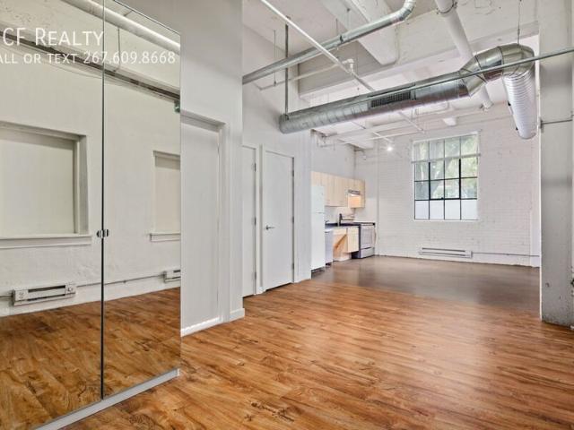 Center City One Bedroom Loft Apartment