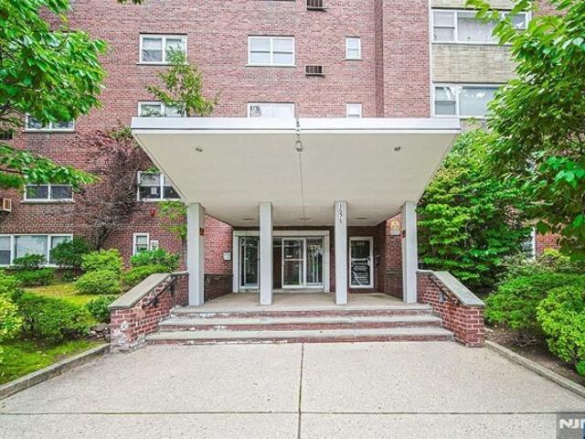 Center Ave Apt F, Fort Lee, Condo For Sale