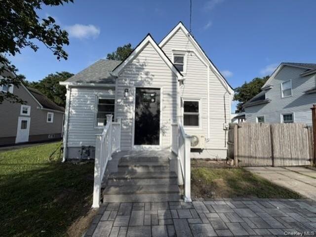 Center Ave, Bay Shore, Home For Sale