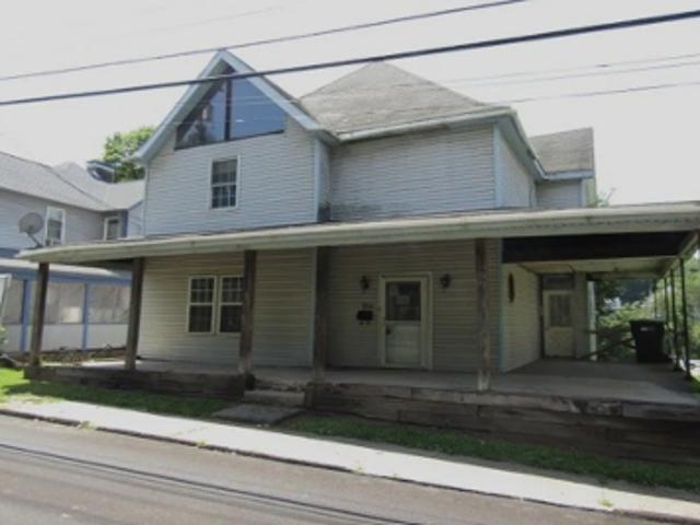 Center Ave