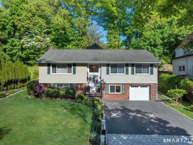 Center Dr, Greenwich, Home For Sale