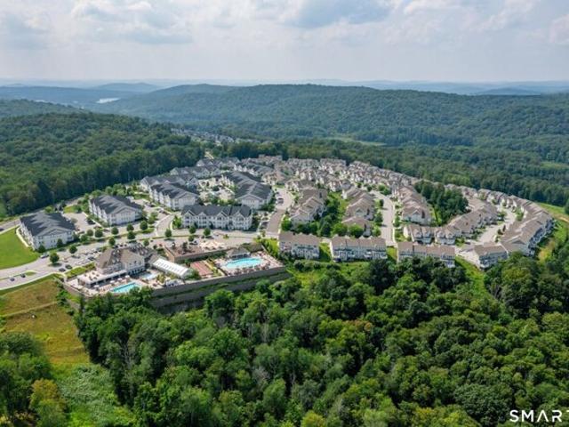 Center Meadow Ln Unit,danbury, Condo For Sale