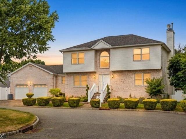 Center St, Kenilworth, Home For Sale