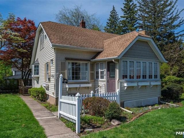 Center St, Midland Park, Home For Sale