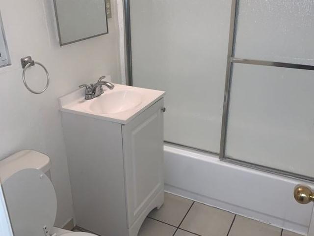 Center St. Studio Apartment for Rent at 853 Center St, Costa Mesa, CA 92627 Westside Costa Mesa