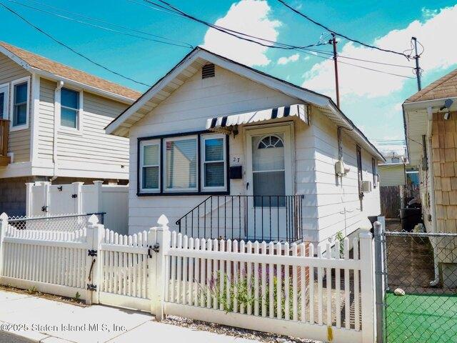 Center Pl, Staten Island, Home For Sale
