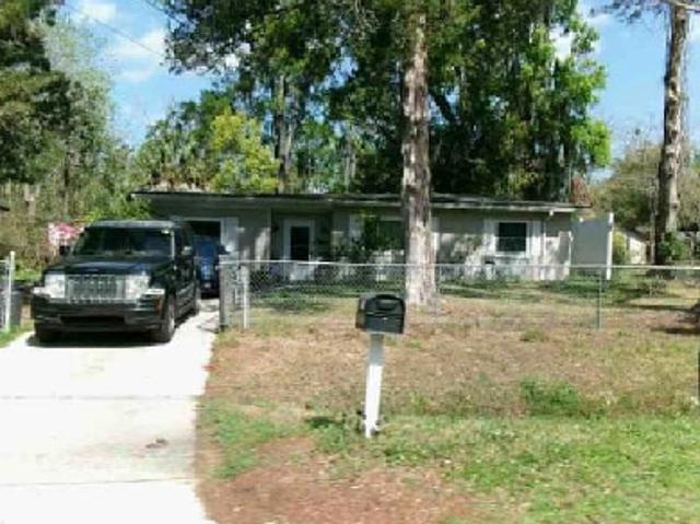 Centerhill Dr N
