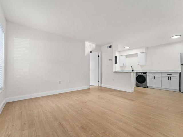 CenterPoint 1 Bedroom Apartment for Rent at 1220 Nw 12th St, Gainesville, FL 32601 Oakview