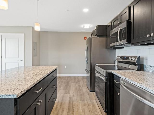 Centlivre The Crown 2 Bedroom Apartment for Rent at 2827 Westbrook Dr, Fort Wayne, IN 46805 Brookview Civic